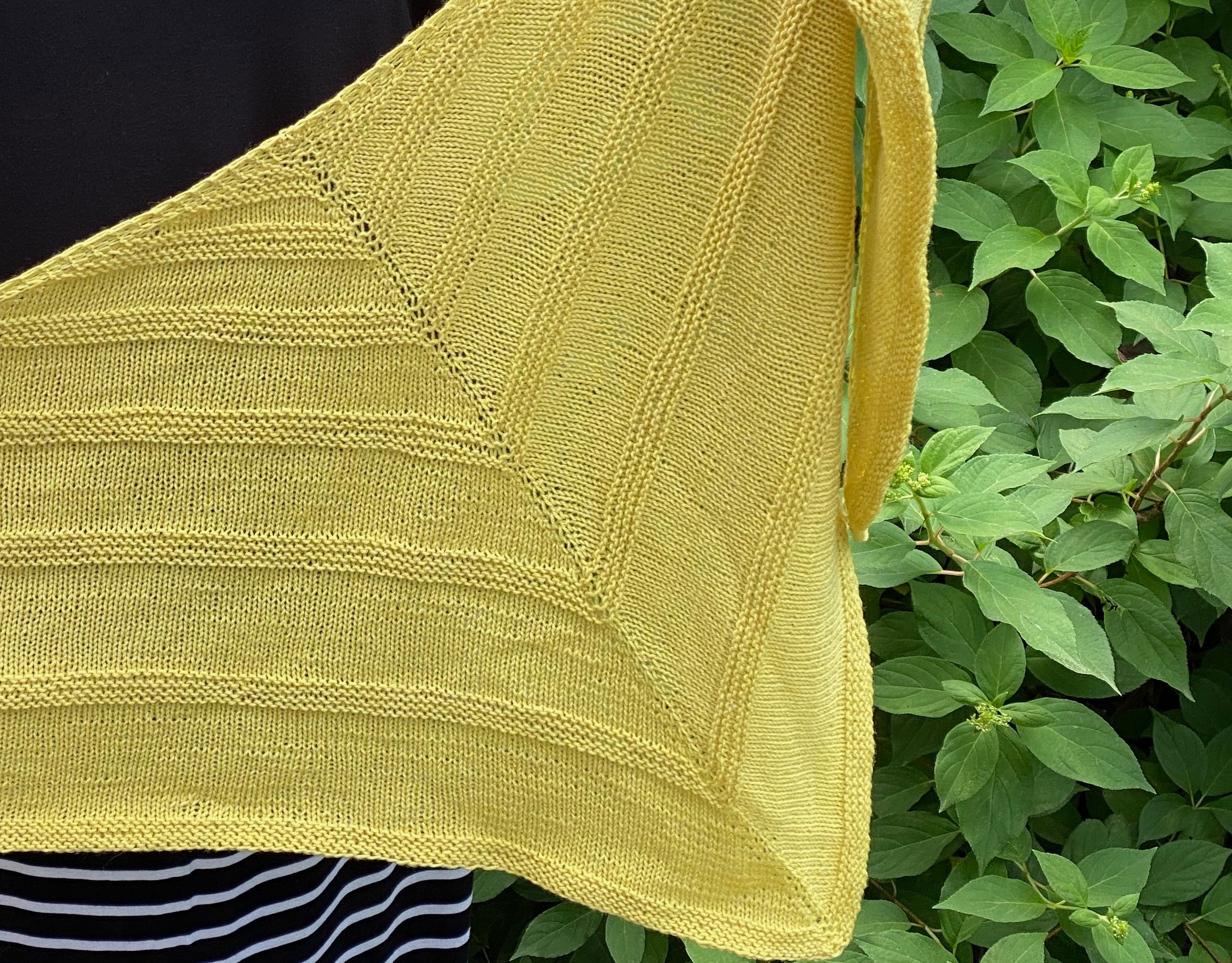 Simple Triangular Shawl Knitting Pattern for Beginners - Instant ...