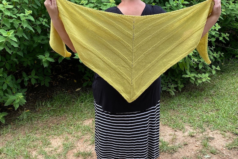 Simple Triangular Shawl Knitting Pattern for Beginners - Instant ...