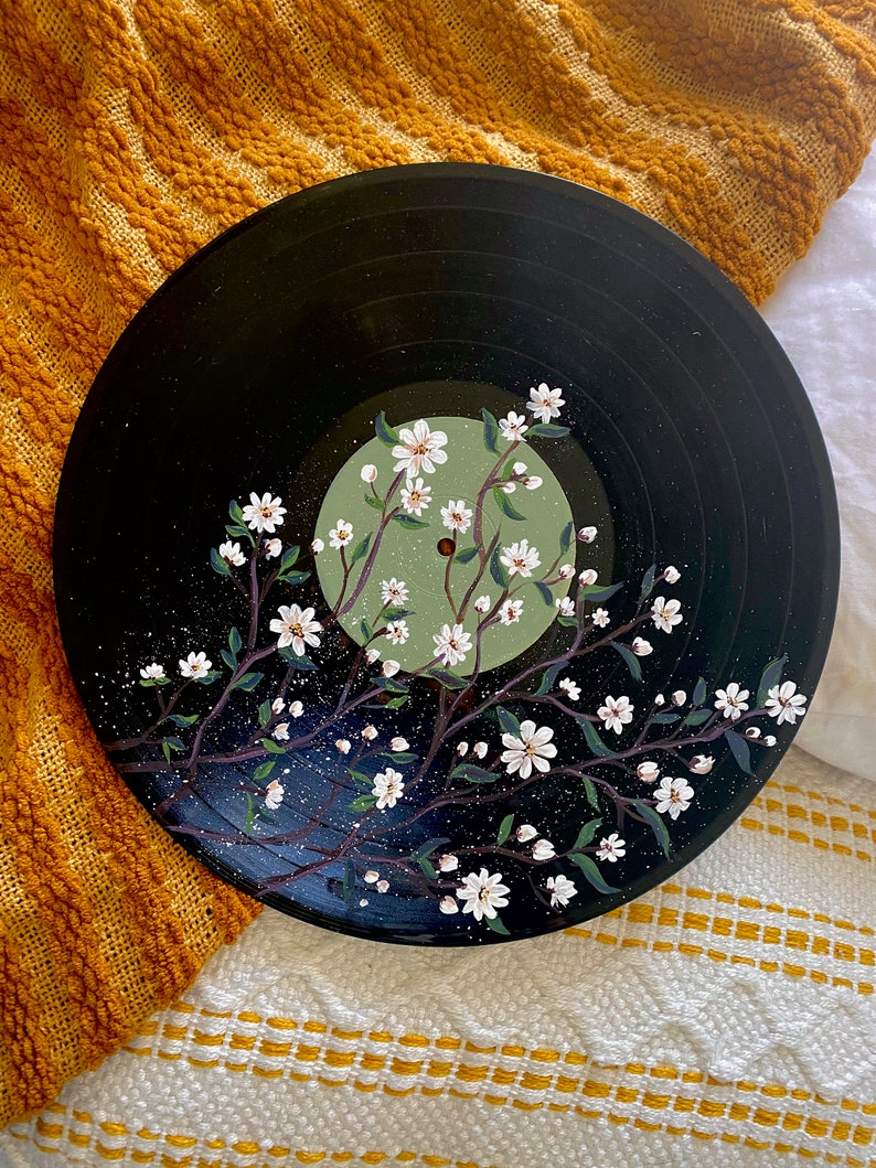 Sage Green With White Daisies, Hand Painted Vinyl Record Art - Etsy