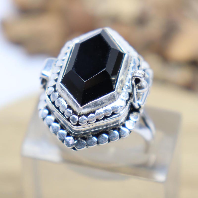 Poison Ring - Etsy