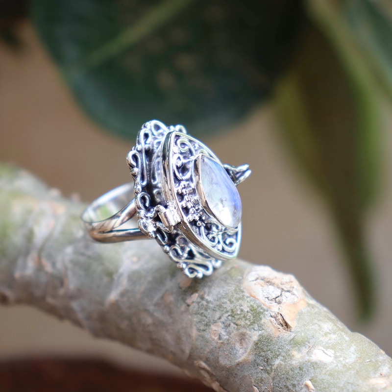 Poison Ring - Etsy