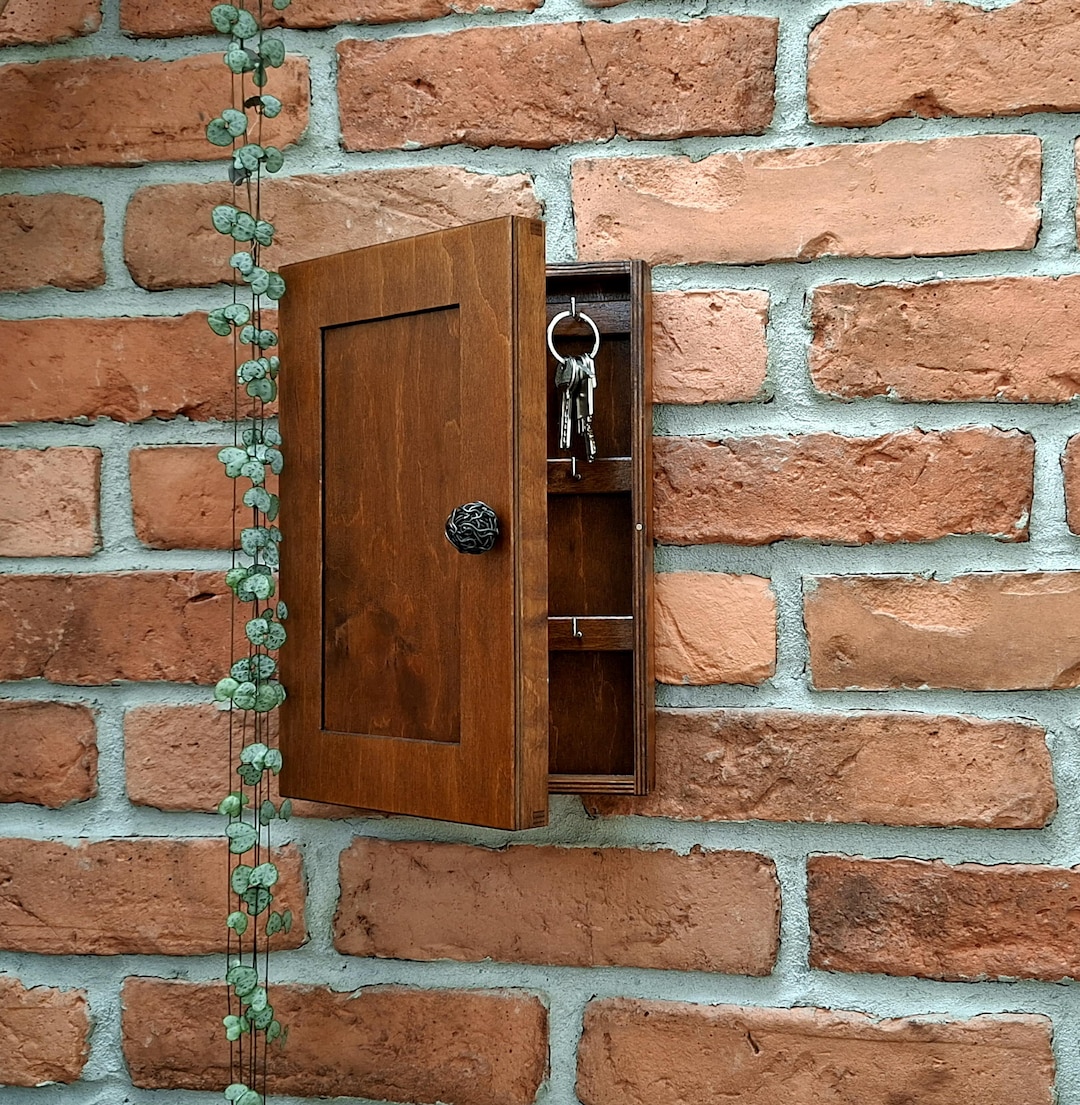Shutters Natural Wooden Key Box, Hand Painted Calligraphy Hanging Key ...
