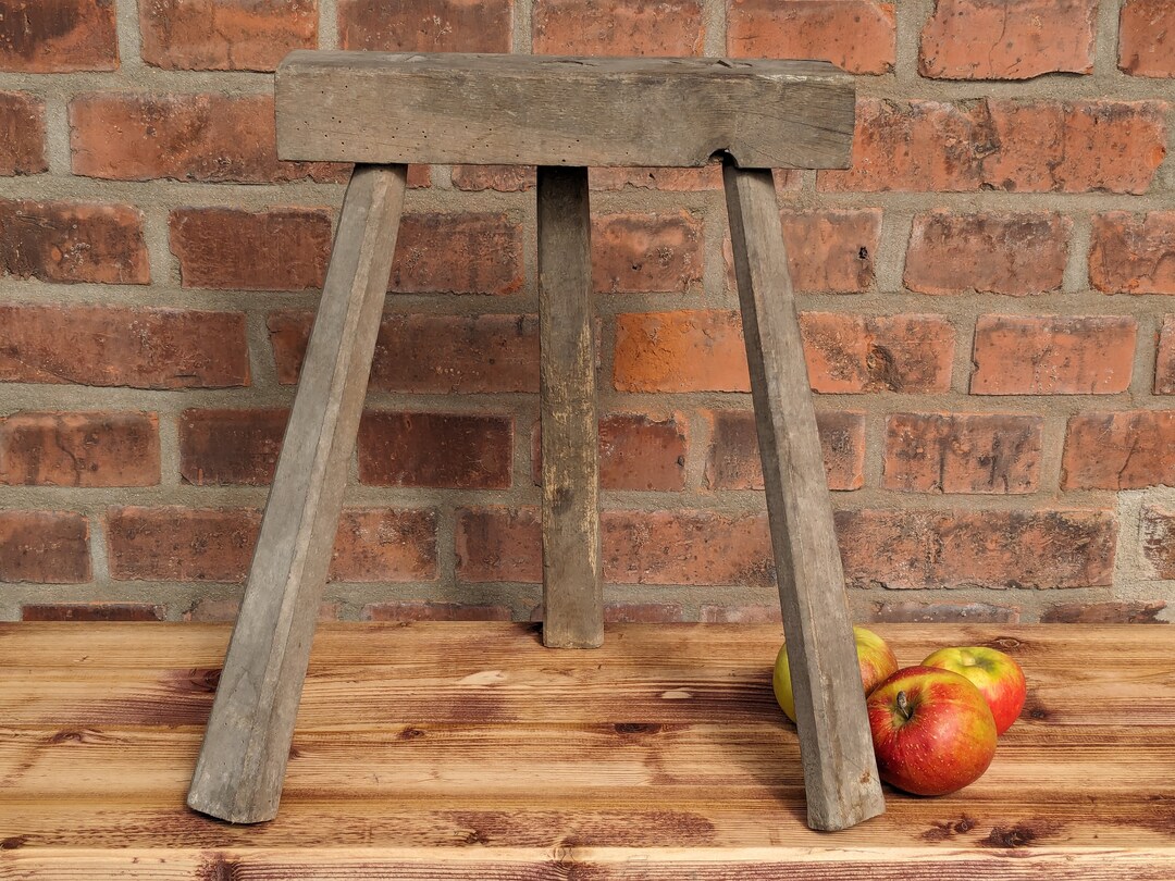 Simple Milking Stool Rustic Milkmaid Stool Rustic Wooden Bench Tripod ...