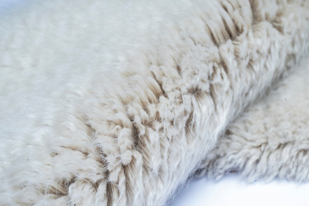 Size 2x3 Feet Beautiful Ivory Colour Luxury Fluffy Soft Pile Rug Hand ...