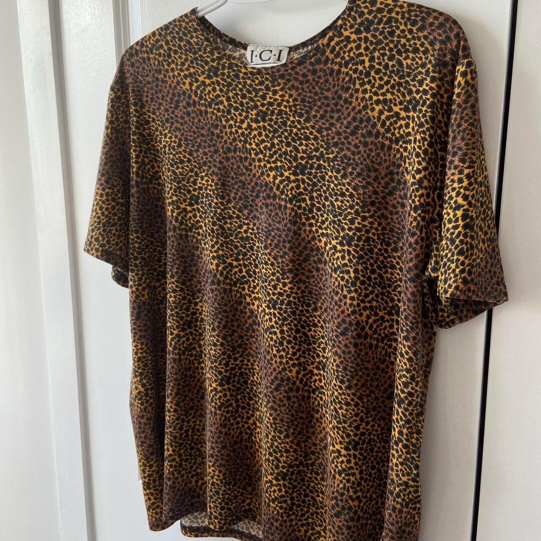 Vintage Leopard Print Tee (L) | Animal Print, 90s, Graphic, Minimal ...