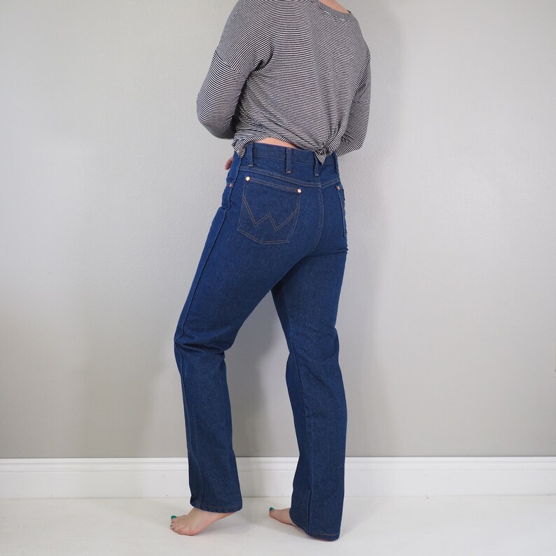 90s Vintage Wrangler Jeans 936DEN ® High Waisted Straight Leg Slim Fit Medium Wash Approx Women ...