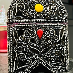 The Artistry and Beauty of a Handcrafted Moroccan Box, Handmade ...