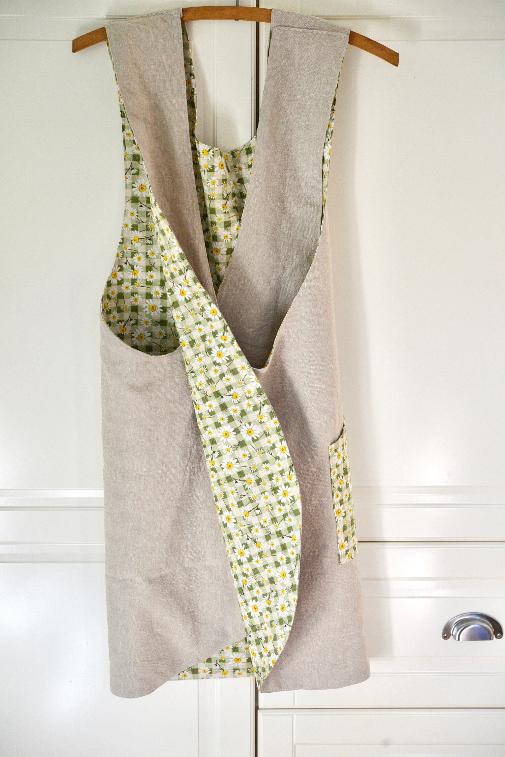 Reversible Cross-back Apron With Pockets Linen & Daisy Print - Etsy