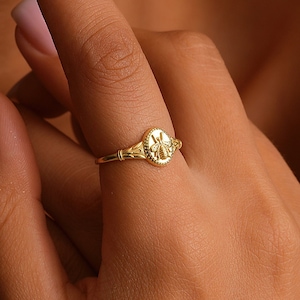 14K Gold Filled Bee Ring, Pinky Signet Ring, Honey Bee Ring, Unique ...