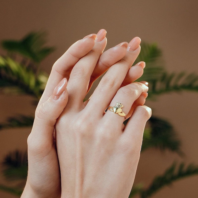 Claddagh Gifts for Her - 60+ Gift Ideas for 2026