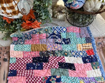 Vintage Quilt Square Handmade Feedsack Print Dresden Plate Cutter Quilt ...