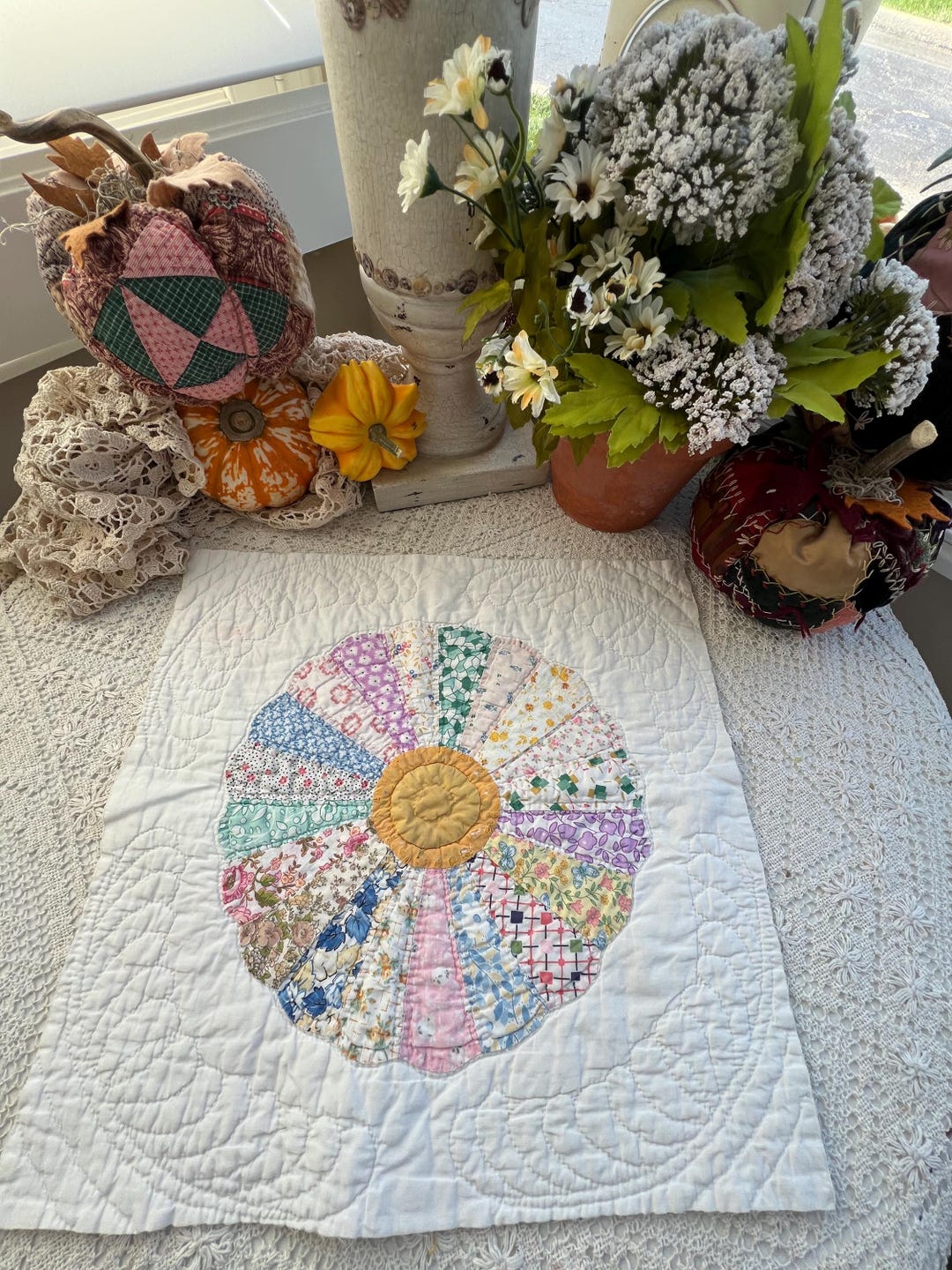 Vintage Quilt Square Handmade Feedsack Print Dresden Plate Cutter Quilt ...