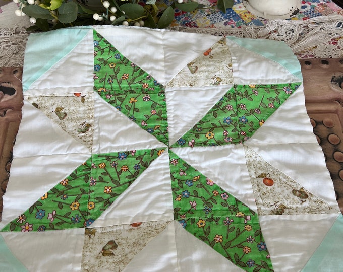 Vintage Cutter Quilt Square Handmade Feedsack Print Patchwork Pattern ...