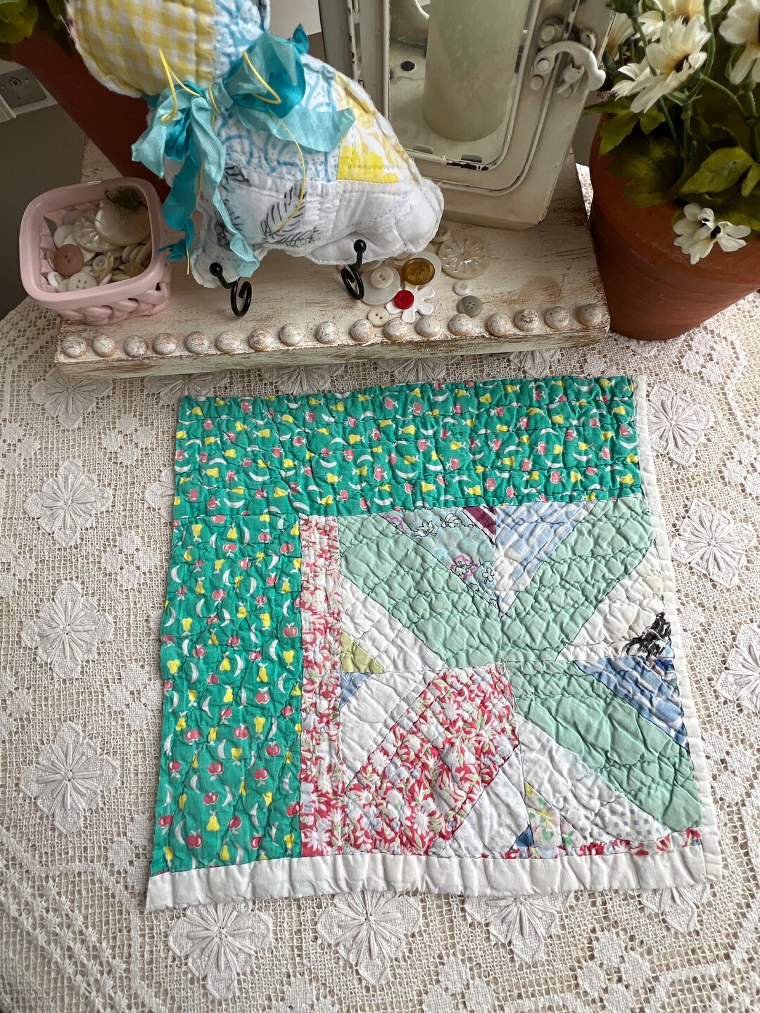 Vintage Cutter Quilt Square Handmade Feedsack Print Patchwork Pattern ...