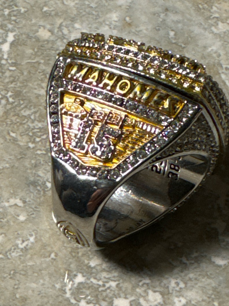 Patrick Mahomes 2023 Donruss Super Bowl Mvp Insert Bundle With Replica ...