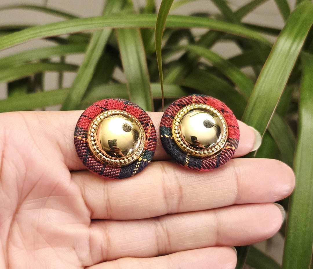 Adorable Vintage Gold Tone Button Round Plaid Fabric Border Clip-on ...