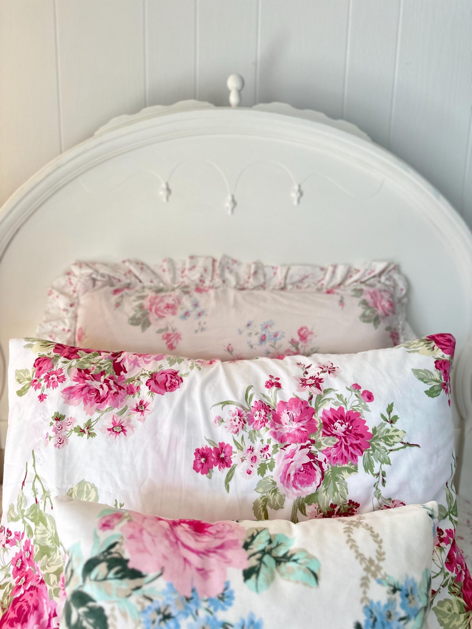 Adorable French Shabby Chic White Twin Bed W/ 6 Wheels need Shipping ...