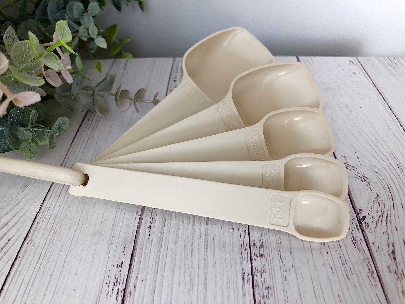 Tupperware White Measuring Spoons Set of 5 Five 1/8 Tsp 1 | Etsy