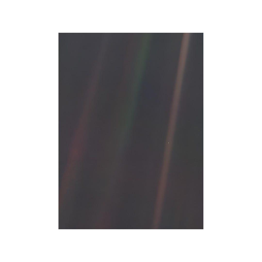 Pale Blue Dot Earth From the Outer Solar System Sunbeams Planet Photo ...