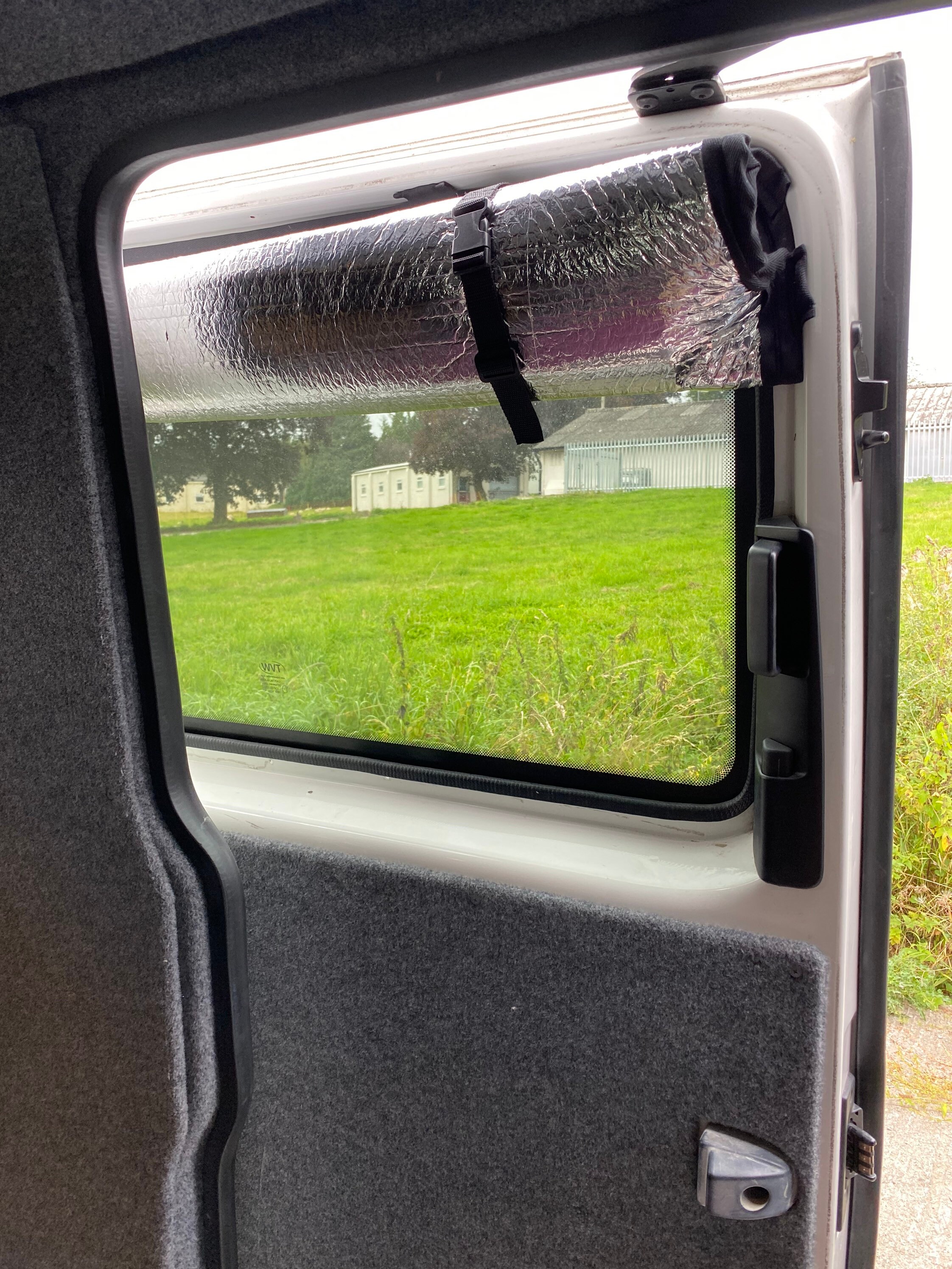 Volkswagen Transporter T5 UK Magnetic Thermal Blackout Campervan Window ...
