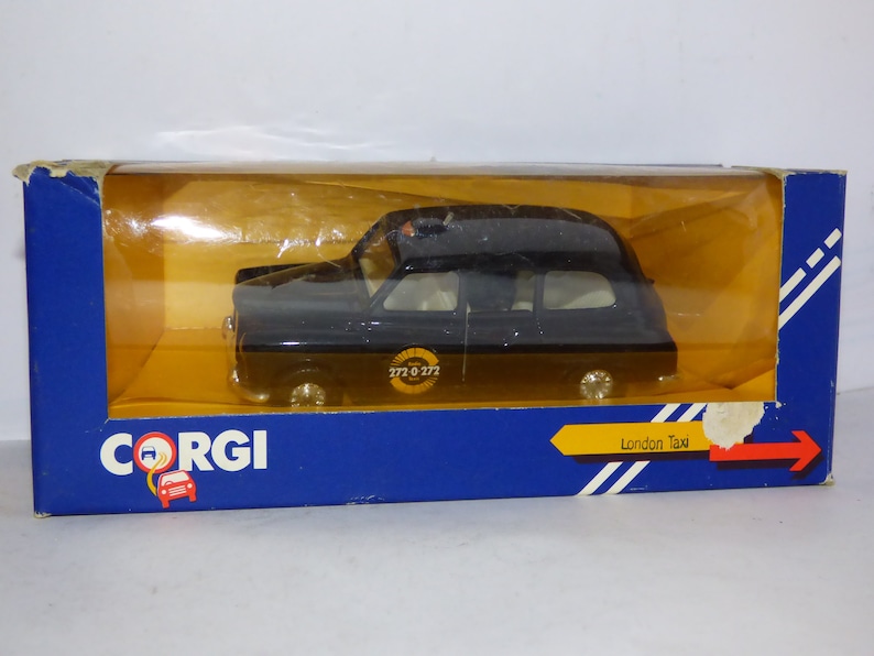 Corgi Austin London Taxi Radio Taxis 1:36 Scale Year 1986 Made in UK No ...