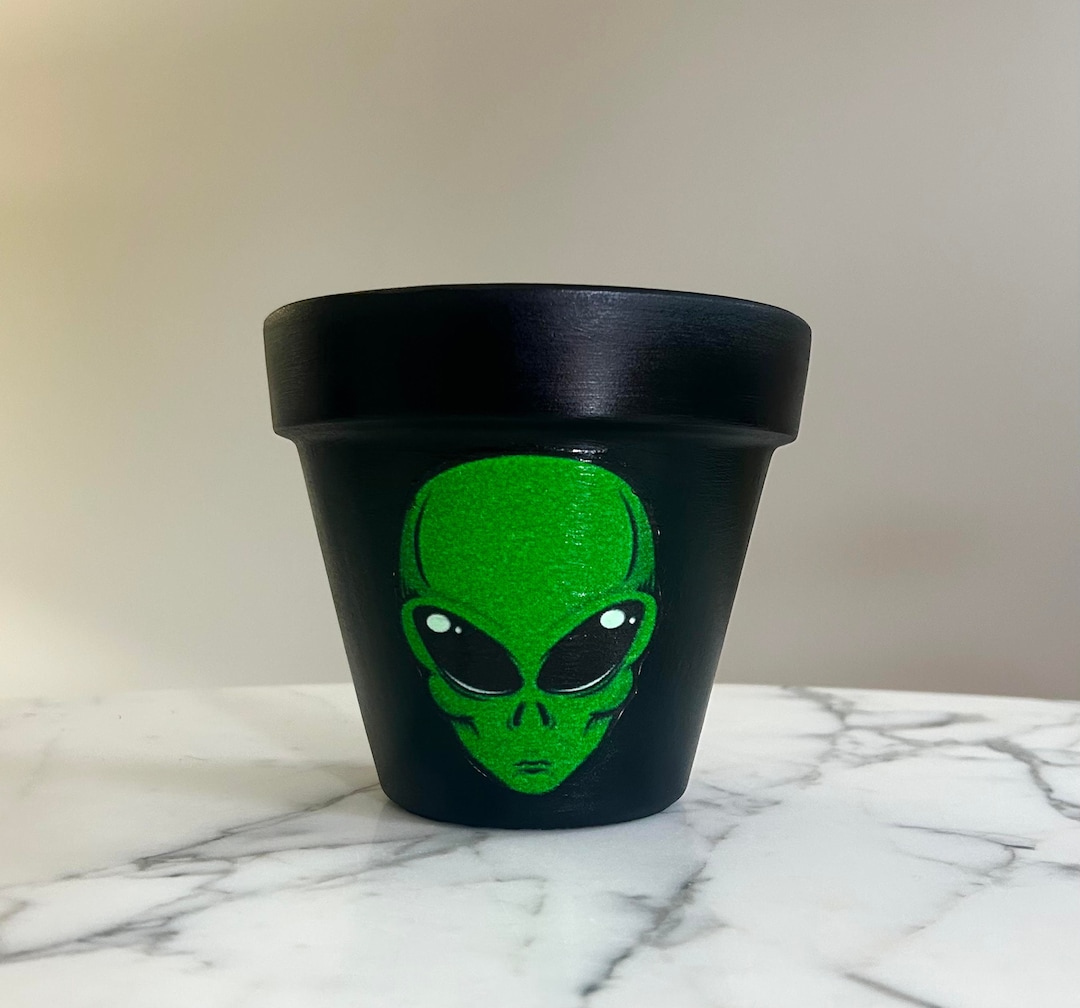 Alien Plant Pot, Aliens, UFO Flowerpot, Space Decor, Halloween Planters ...