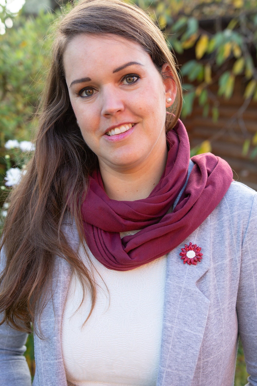 Latvian Flag Flower Brooch – Red & White Chrysanthemum Pin, Patriotic ...