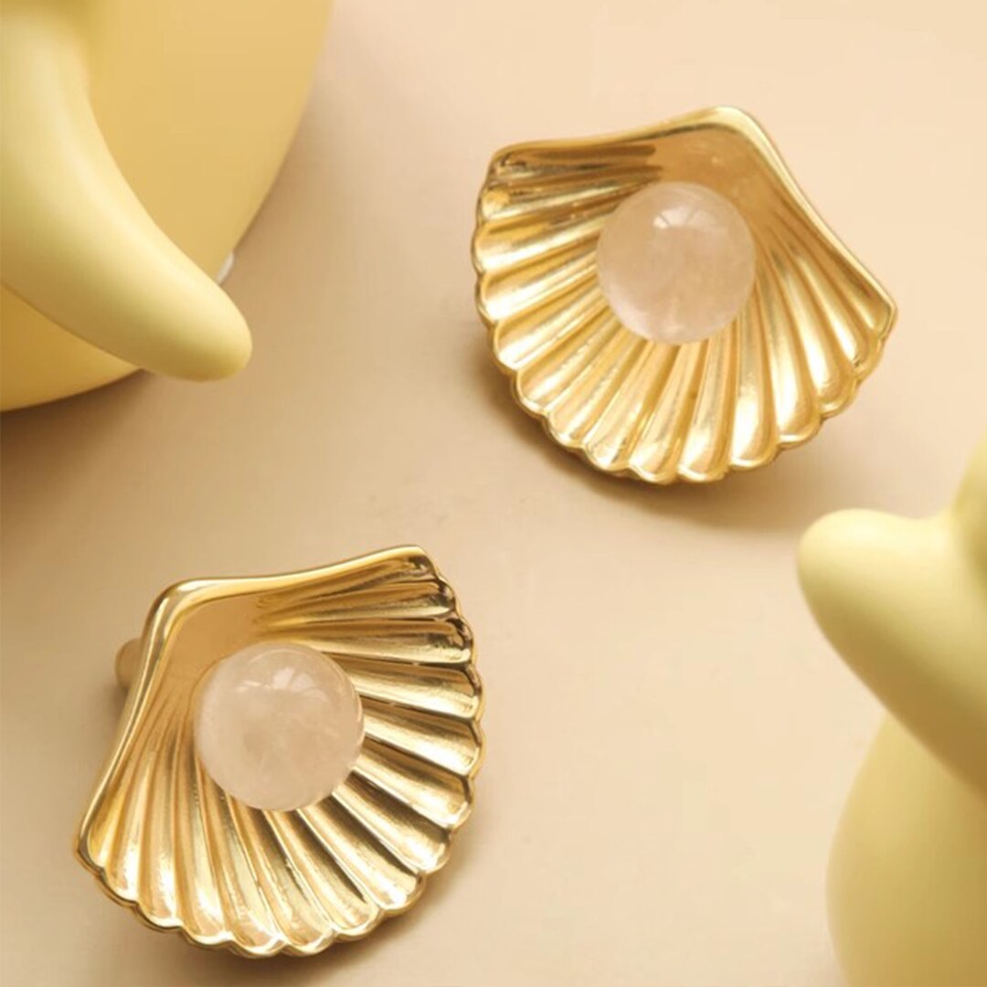 Pearl Shell Drawer Knobs - Cupboard Door Knobs - Handles for Wardrobe ...
