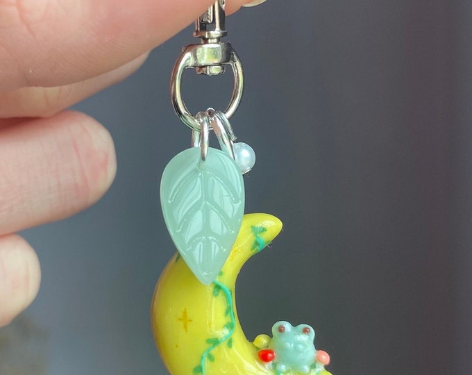 Moon Frog Key Chain ~ Handmade ~ Polymer Clay ~ Charms ~ Frogs - Etsy