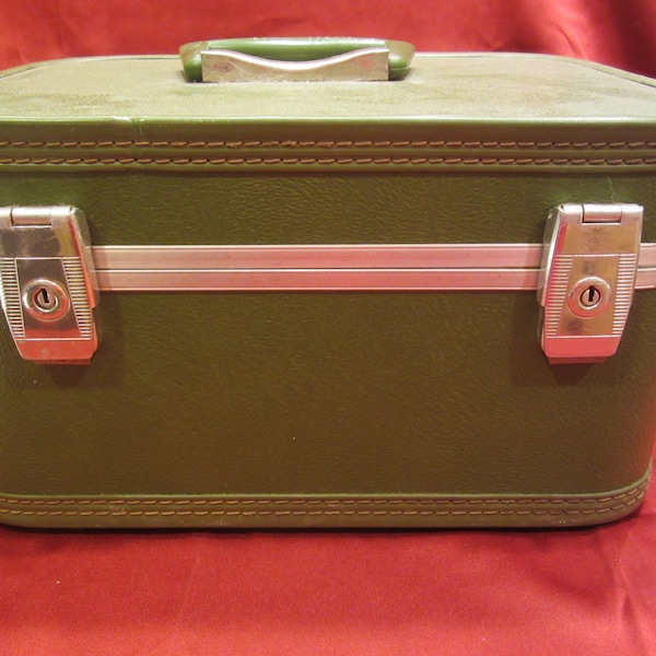 Green Train Case - Etsy