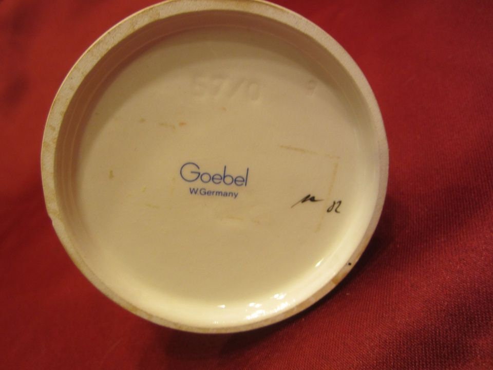 VTG 60'S Hummel/goebel chick Girl Figurine - Etsy