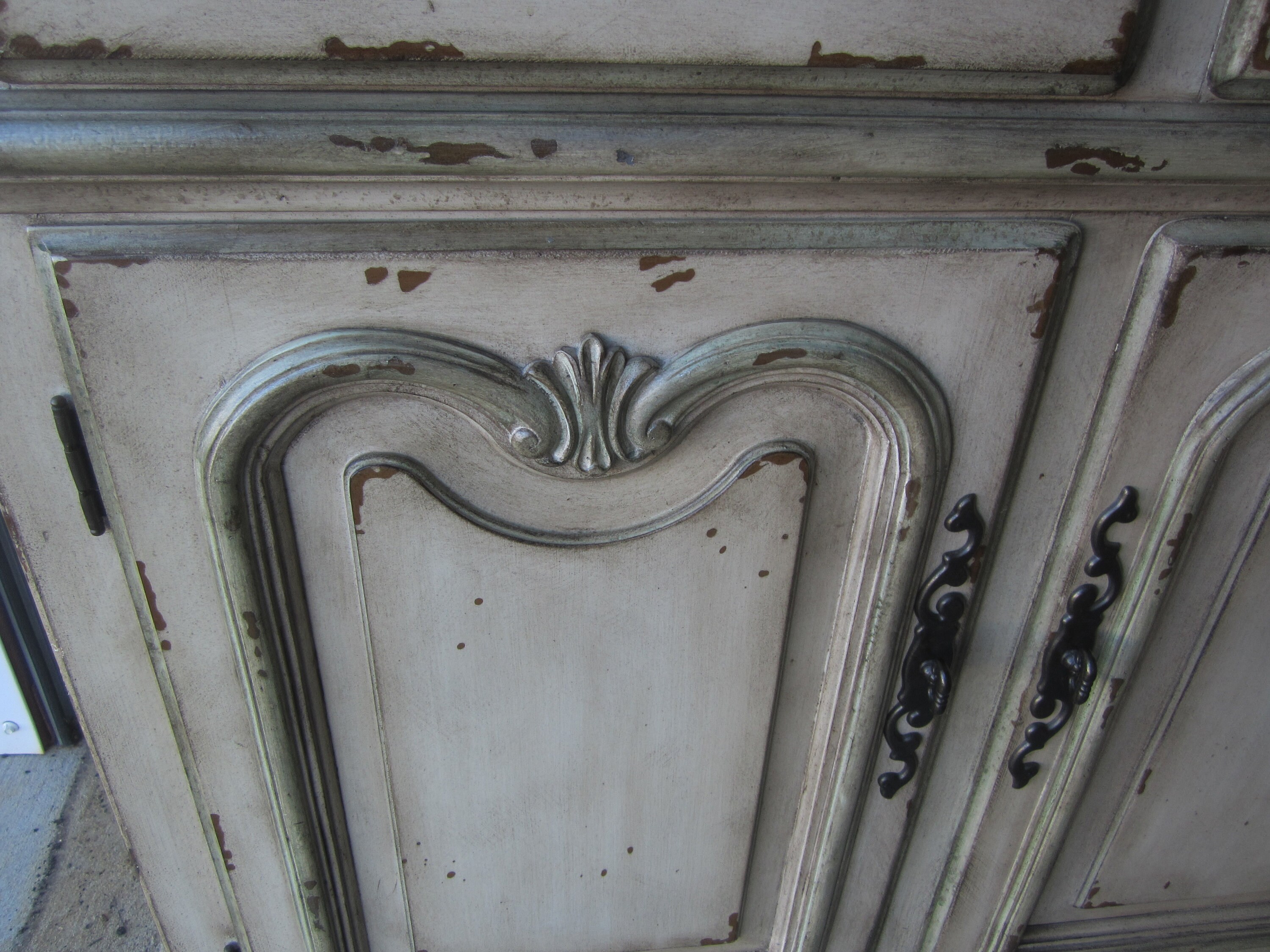 Vtg Pulaski Buffet Base Hutch, Distressed Cream Color, Farmhouse Chic ...