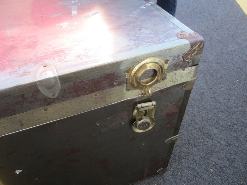 Unique Large Vtg Trunk, Gold Metal Painted Exterior W/rustic Look Pick ...