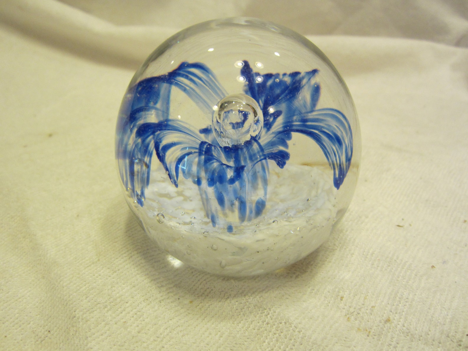Vtg Glass Paperweight, Blue Flower W/bubble Center, Art Glass - Etsy