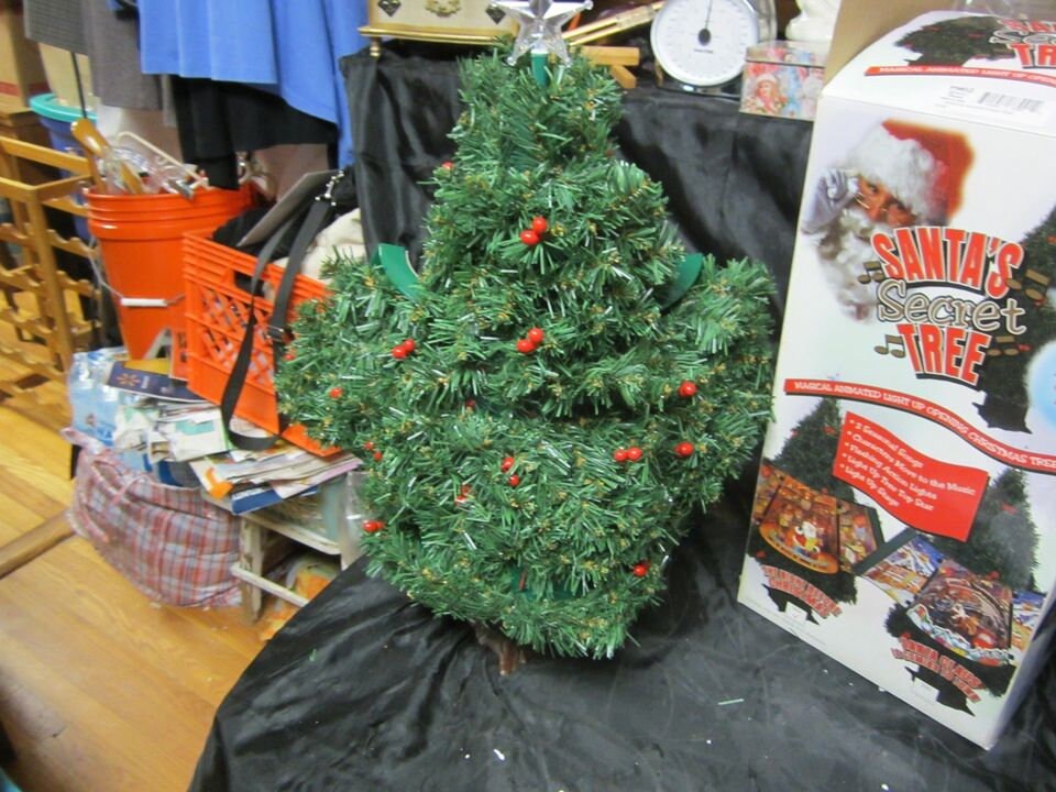 SANTA'S SECRET TREE, Magical Animated Light up Tree W/doors That Open ...