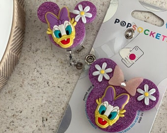 Daisy Badge Reel - Etsy