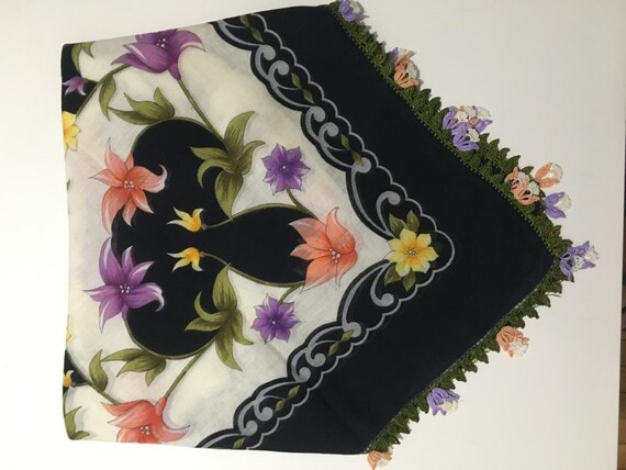 Traditional Turkish scarf with Oya flowers. Vintage s… - Gem