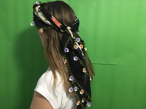 Traditional Turkish scarf with Oya flowers. Vintage s… - Gem