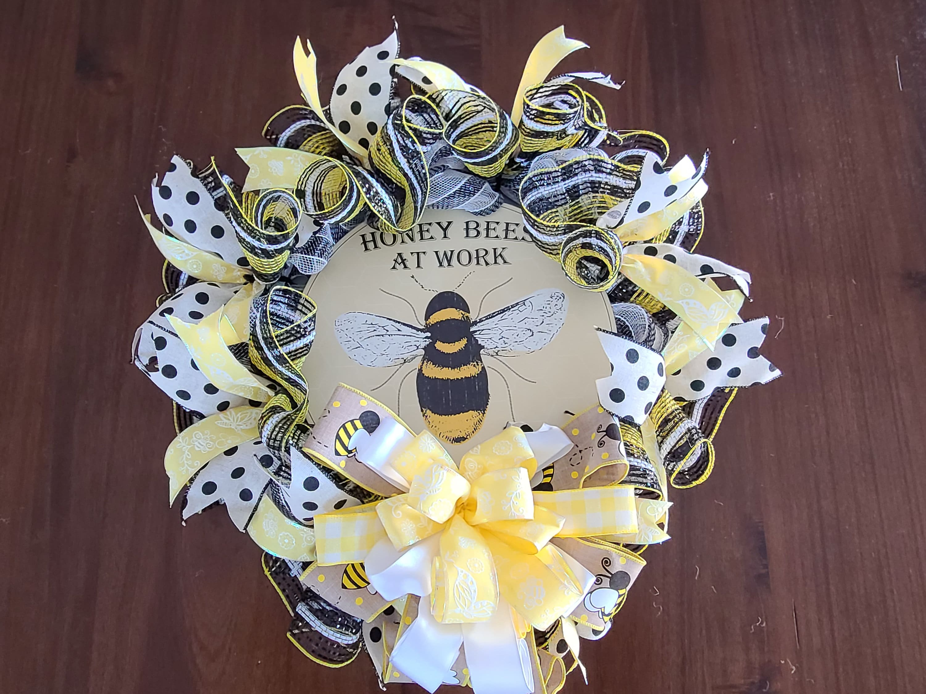 Honey Bee Wreath - Etsy