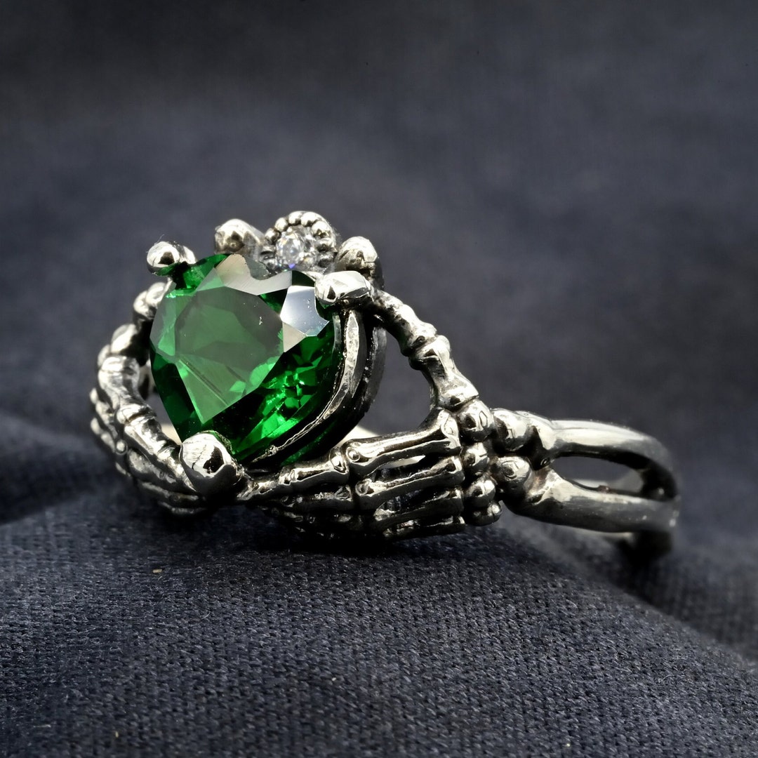 Exquisite Handmade Sterling Silver Claddagh Ring With Emerald - Unique ...