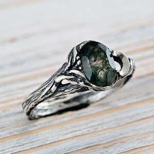 Moon Inspired Moss Agate Ring in Textured Sterling Silver, Unique ...