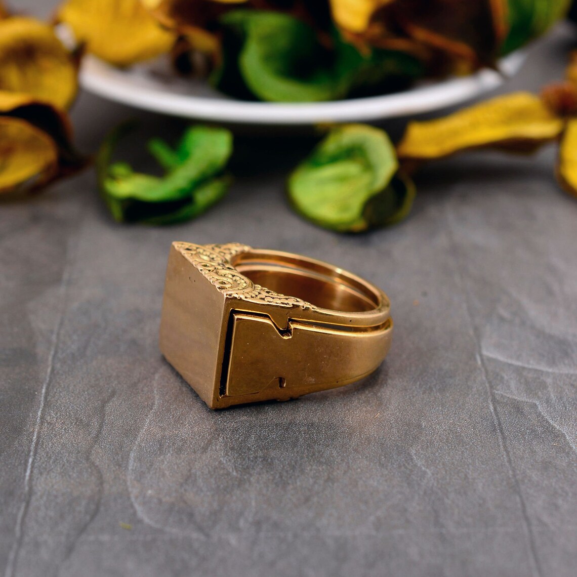 Signet Poison Box RingHandmade Box RingSecret | Etsy