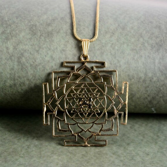 Gold Sri Yantra Necklace Shree Yantra Necklace Spiritual Pendant Buddhist Jewelry Meditation Pendant Yoga Pendant Personalized Jewelry Etsy