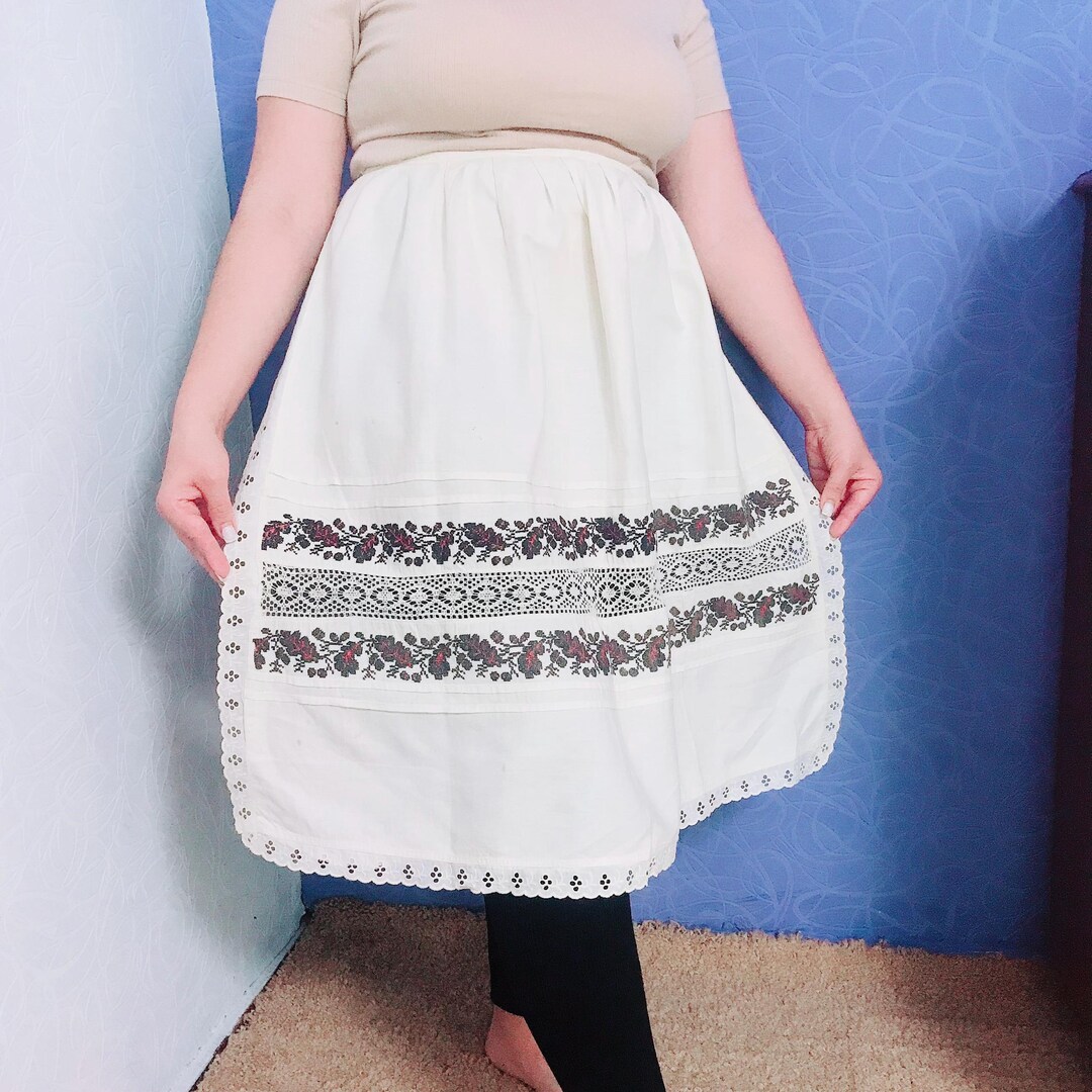 Vintage Peasant Apron of Ukrainian Folk | Traditional Ethnic Clothing ...