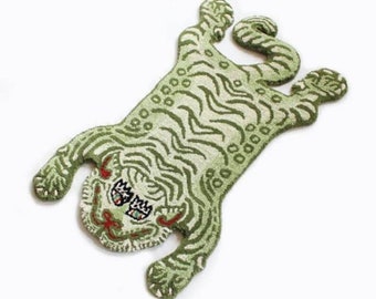 Buy New Designed Leopard Hand Tufted Carpet 100% Woolen Rug Online in ...