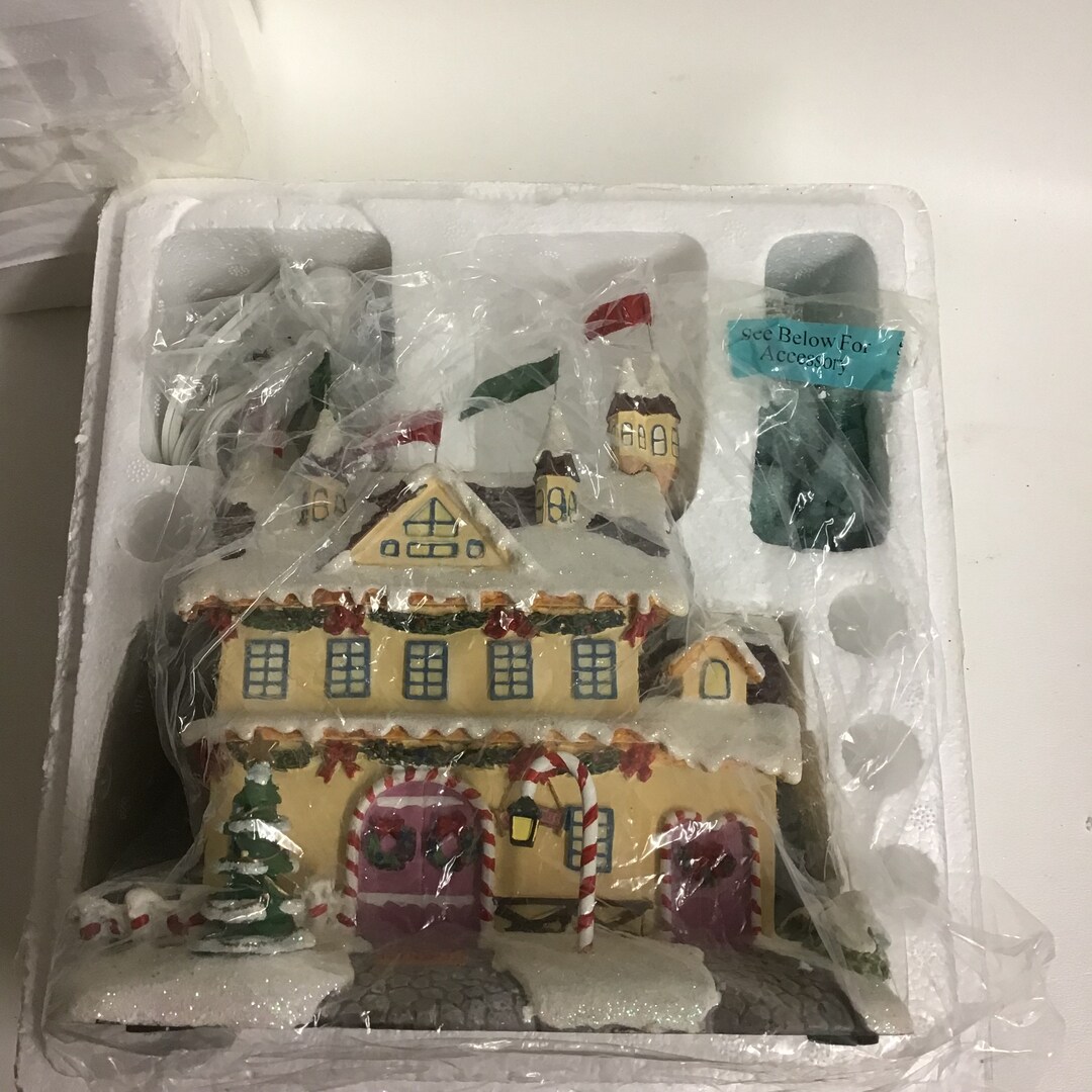 Rudolph Christmas Town by Hawthorne Village Santa and Mrs. Claus’s ...