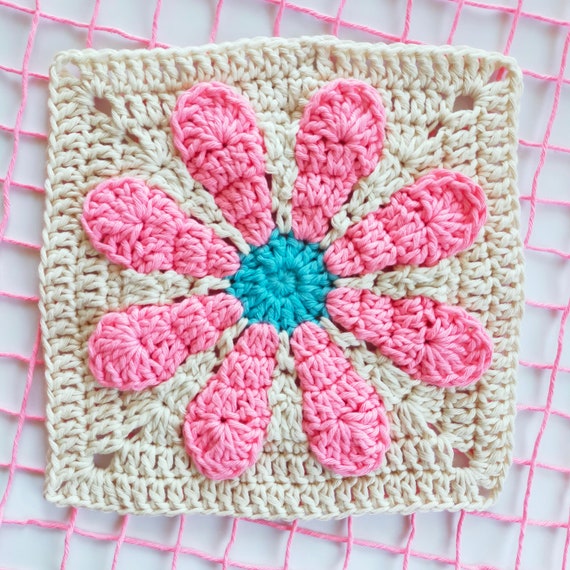 Easy Crochet Flower Granny Square Pattern