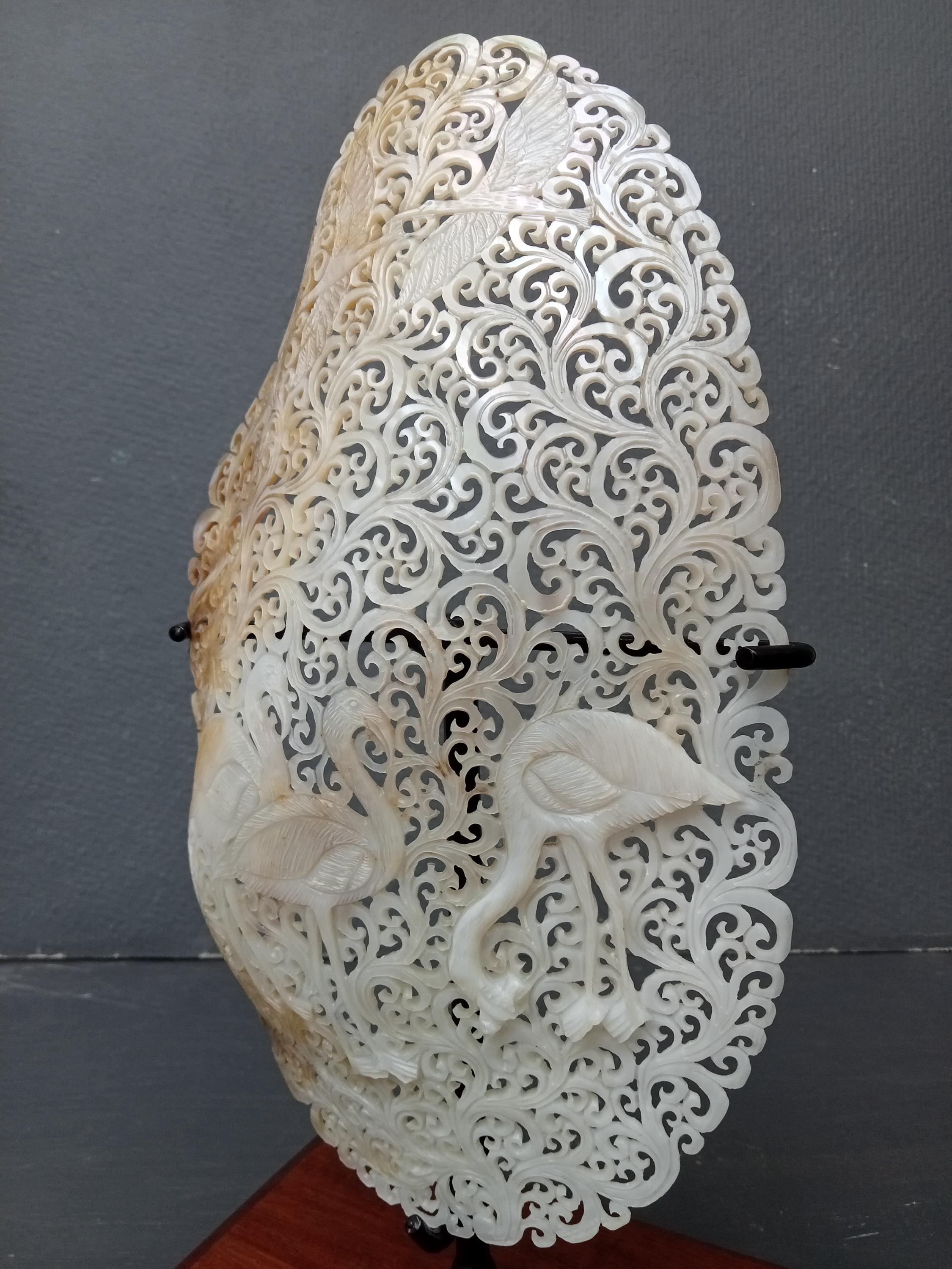 Hand Carved Pearl Clam Shell Flamingo Sculpture: Natural Seashell Beach ...