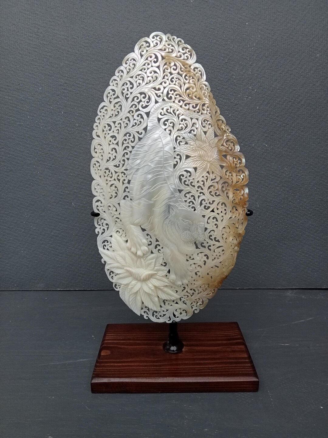 Large Clam Shell Carving Tiger Sculpture Real and Natural Sea Shell Sea ...