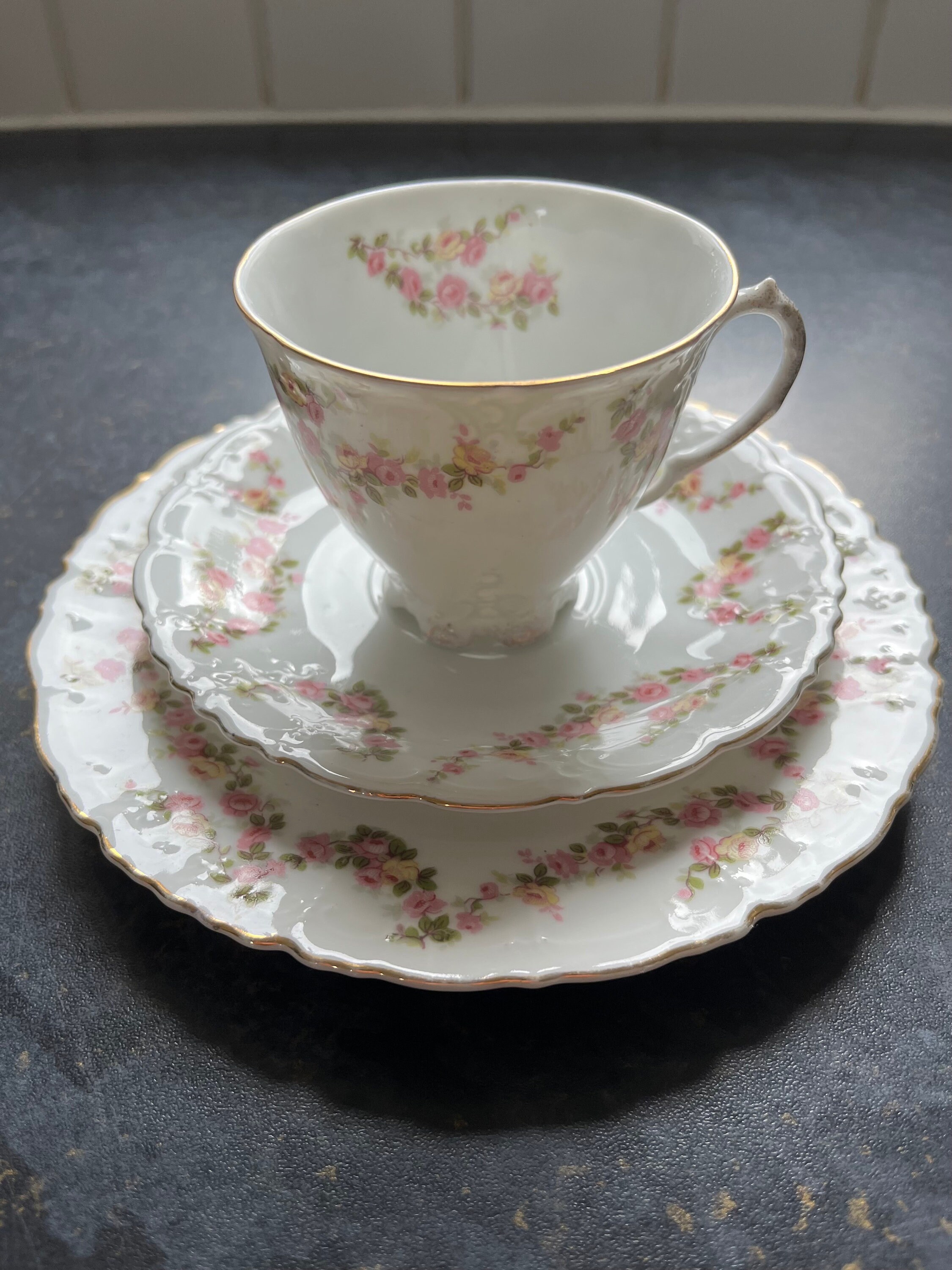Beautiful Porcelain 1800's Tea Set, 4 Cups, 4 Saucers & 4 Plates - Etsy